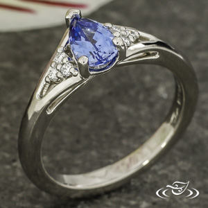 Customize engagement and wedding ring