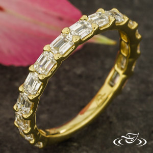 1.50Ctw FVS EC Shared Prong 3/4 Way 14Ky Band