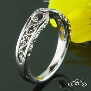 Pinched Crossover Band